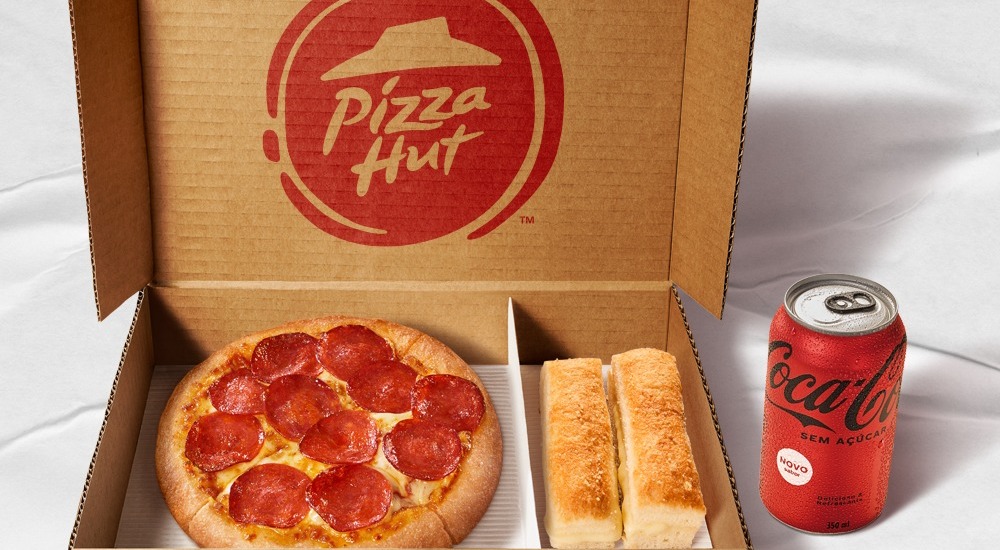 No Mês da Pizza, Pizza Hut cria quarto personalizado na Housi – Divirta ...