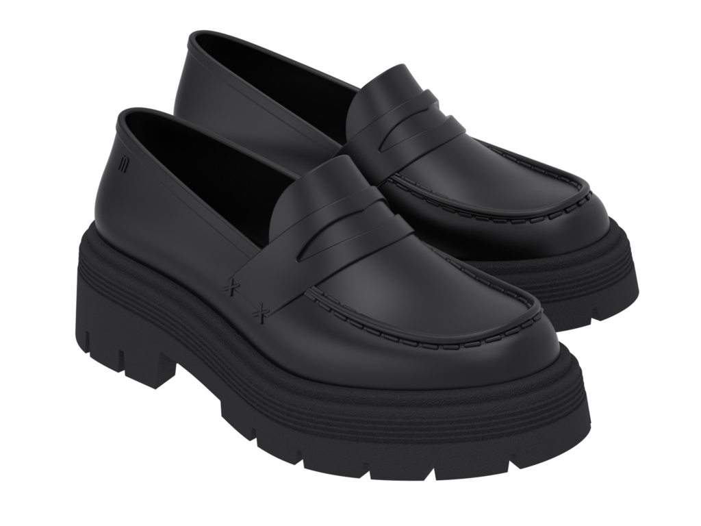 Melissa marca presença nos desfiles de Silvério e LED no São Paulo ...